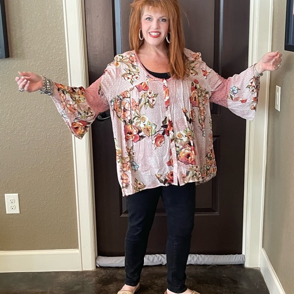 ODDY | Tops | New Oddy 3xl Blouse With 34 Sleeves And Lace Details New ...